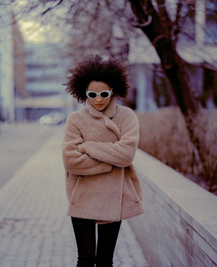 Ins fashion blogger rayazueva wears the romantic style of the last ...