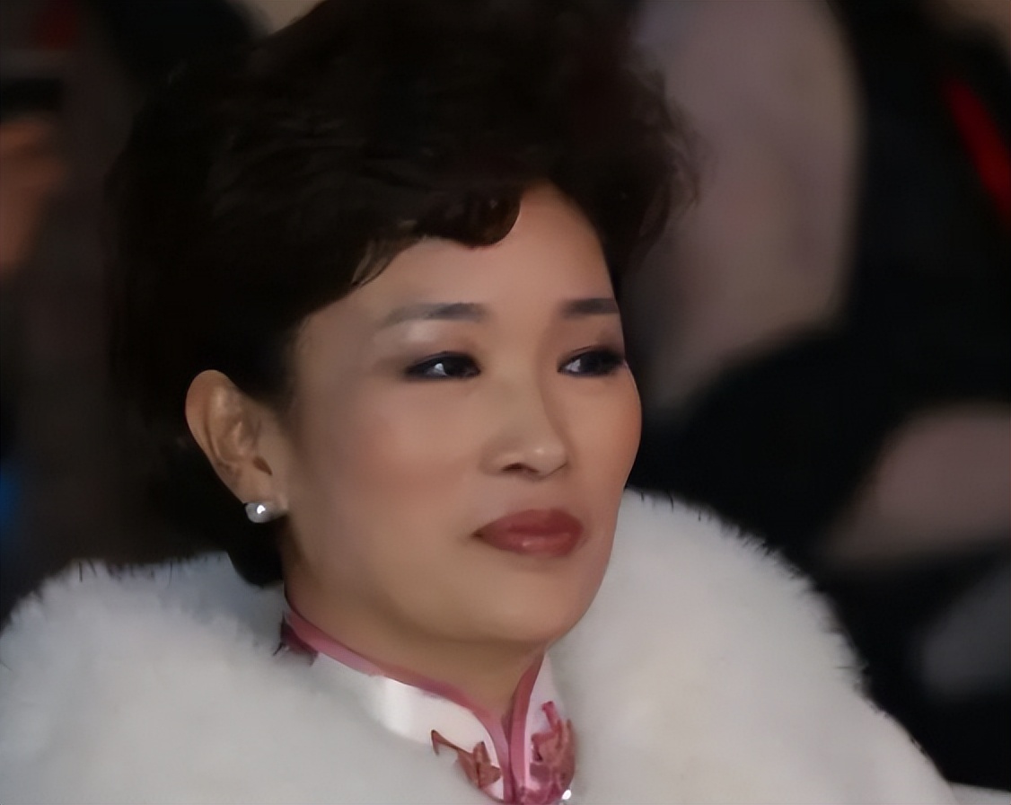 Hu Jie, a wealthy woman from Wenzhou: Her ex-husband just went to jail and married Zhou Libo ...