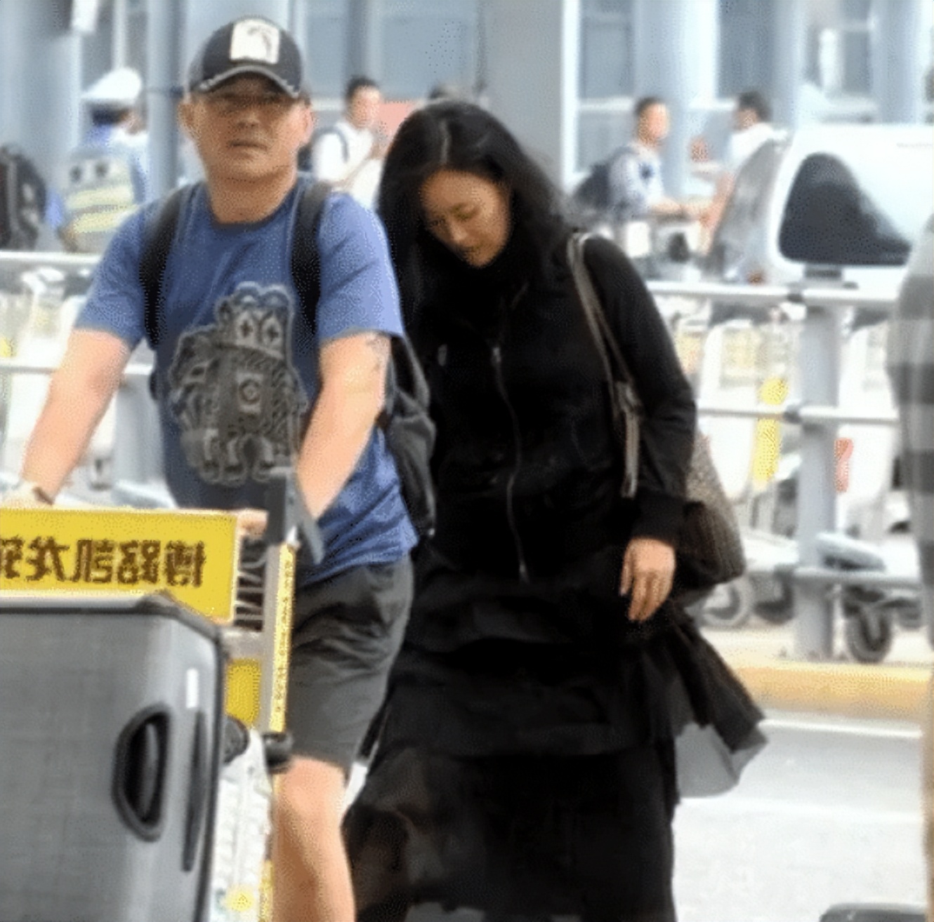 Naying's tulle dress is so beautiful, and her rich husband Meng Tong ...