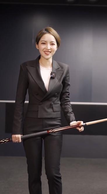 Wang Zhongyao: The most beautiful female billiard referee, she looks ...