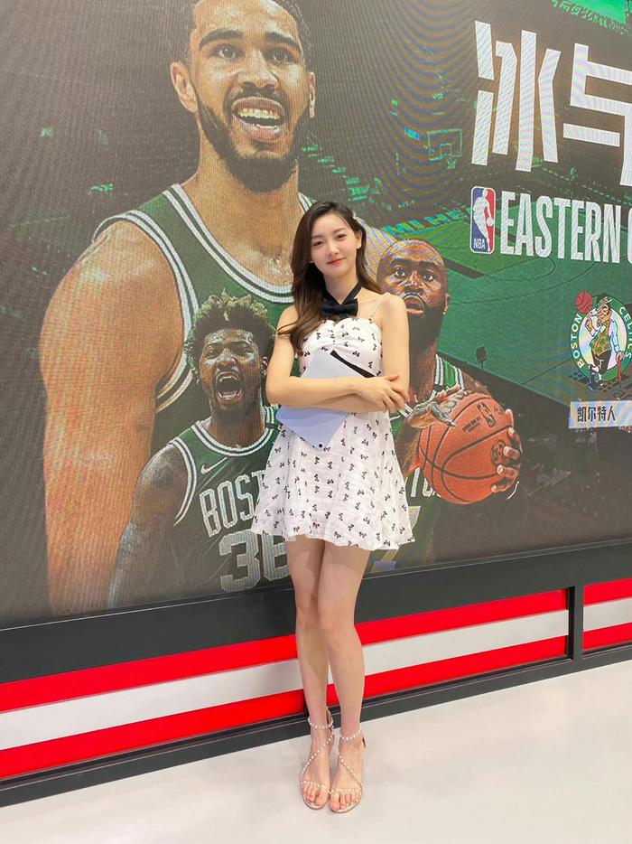 Two favorite NBA beauties to host - iMedia