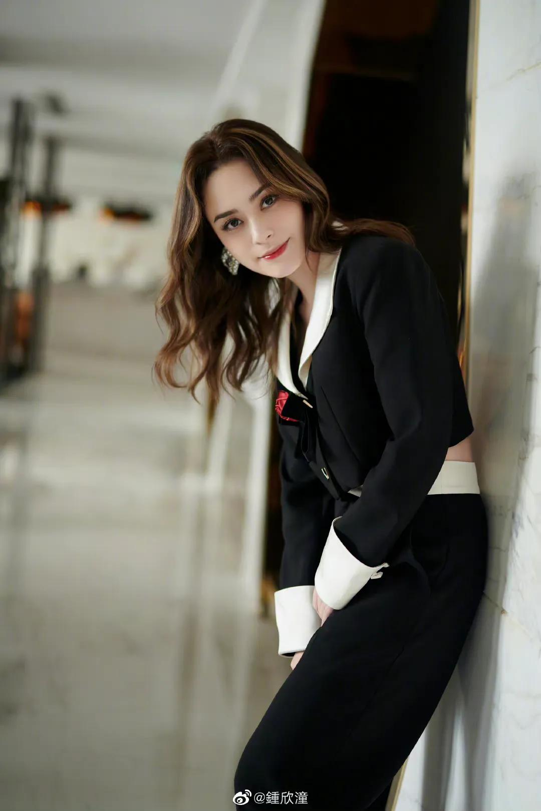 Zhong Xintong. Appreciation of beautiful pictures. Never be defined - iNEWS