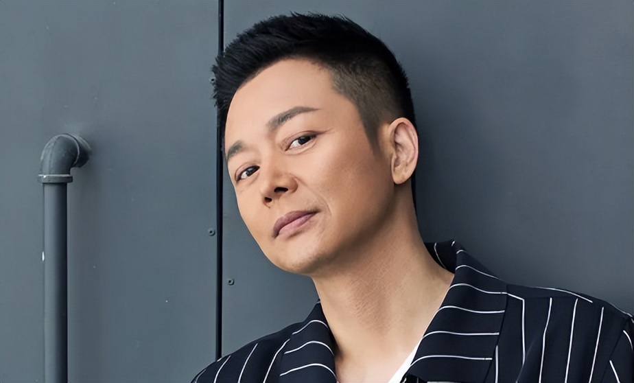 Actor Liu Yijun remarried with his son, and when he got a middle-aged ...