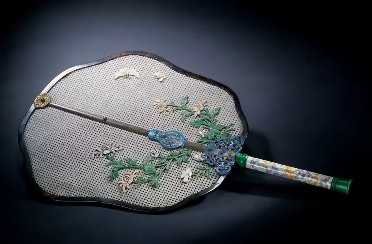 Ancient fans, the timeless oriental beauty! - iNEWS