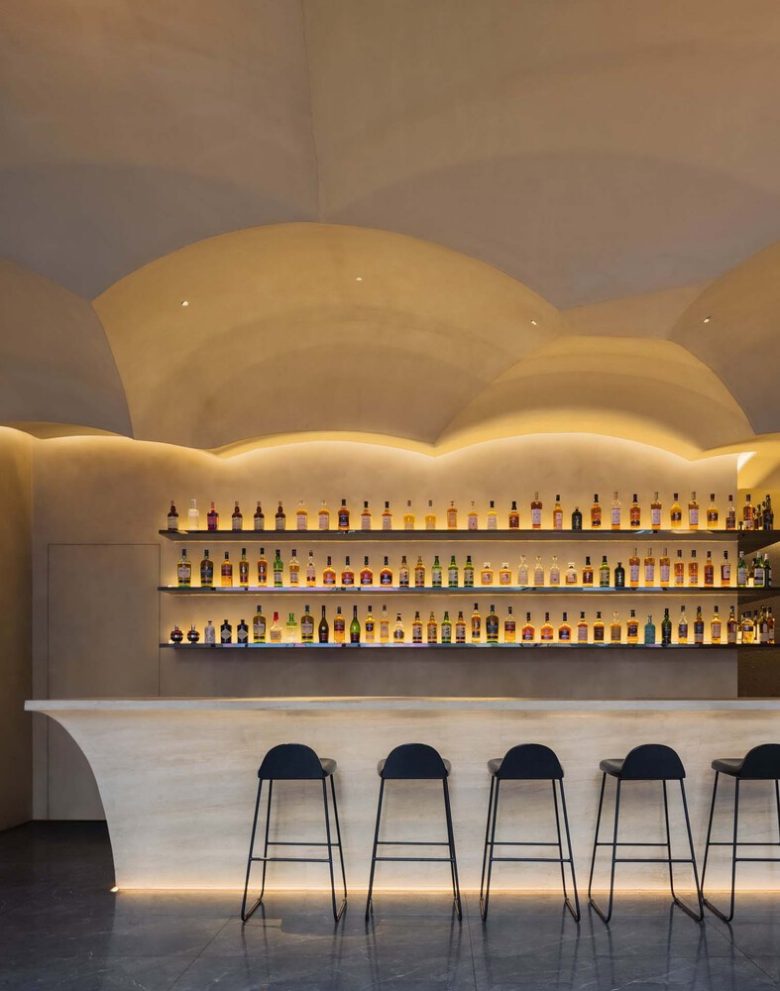Cavernous Dunes Restaurant - iNEWS