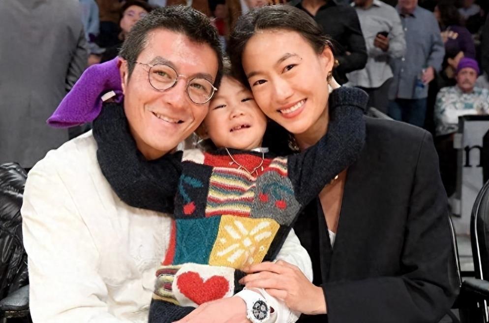 The proprietress of Huayi gave up her huge wealth, raised a baby with ...