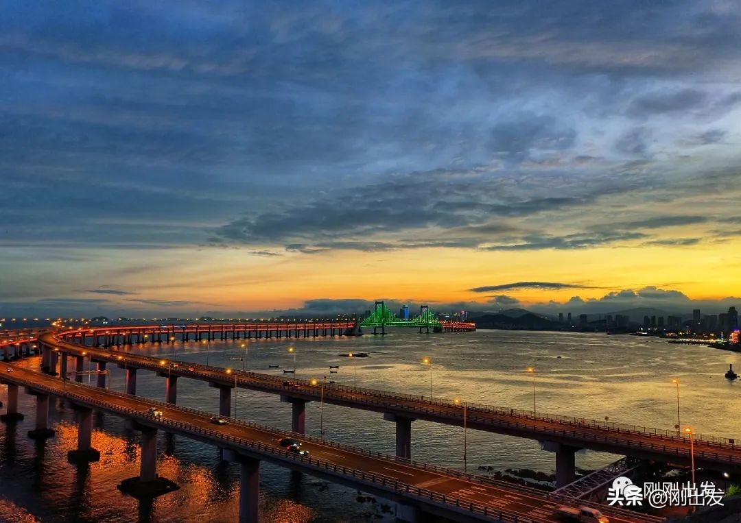 In July, I saw a super beautiful sunset in Dalian - iNEWS