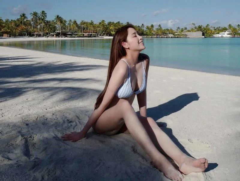 Ouyang Nini is too spicy!Crazy fan chokes Lin Xiang: Did you see it? - iNEWS