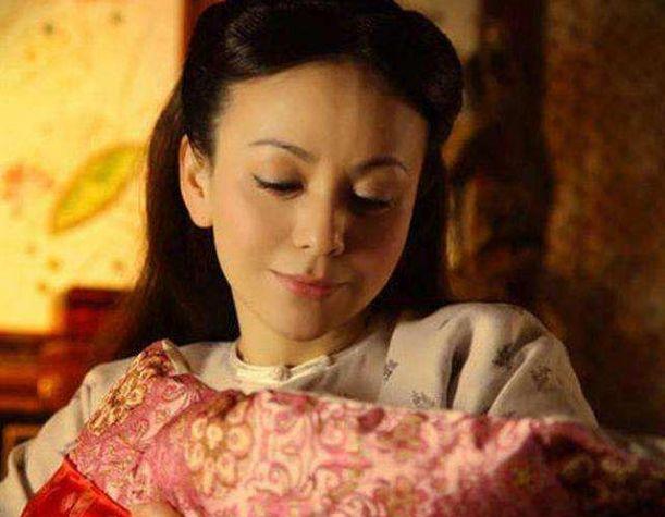 The sadness of the ancient wet nurse, in addition to feeding the ...