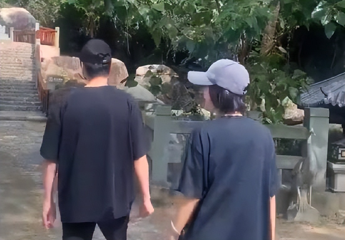 Qin Lan admits to being in love with Wei Daxun? When asked about his relationship, he said: It ...