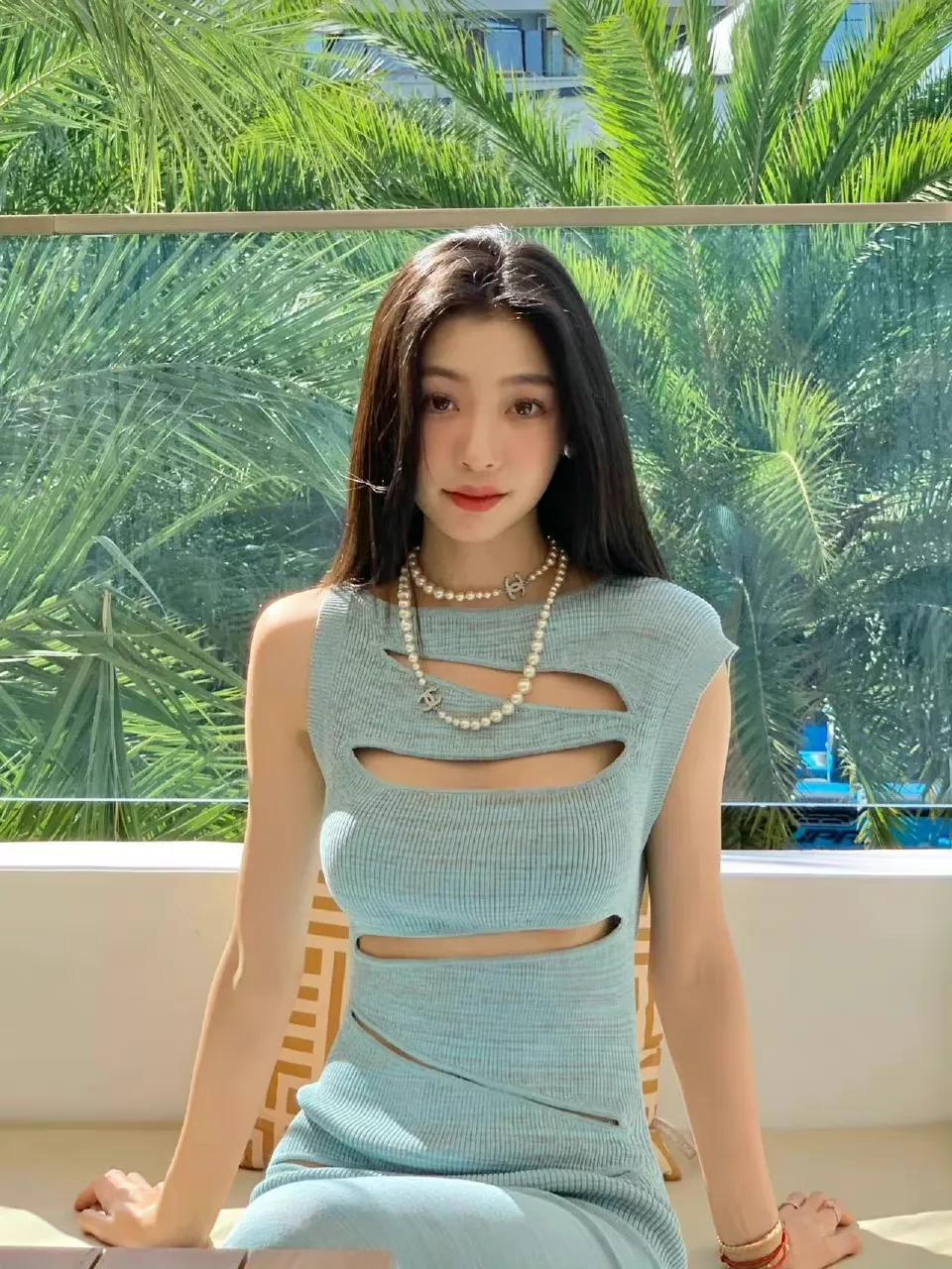 Pretty face sniping Yi Mengling - iNEWS