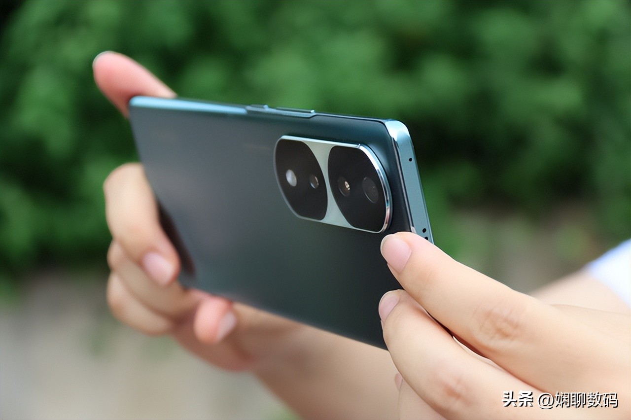 12+512G large memory, Dimensity chip + 100W fast charge + three main ...