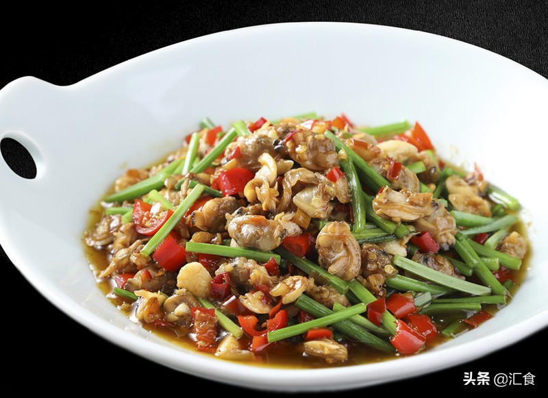 Longli fish in golden soup, casserole with Chinese chives, crispy fried ...