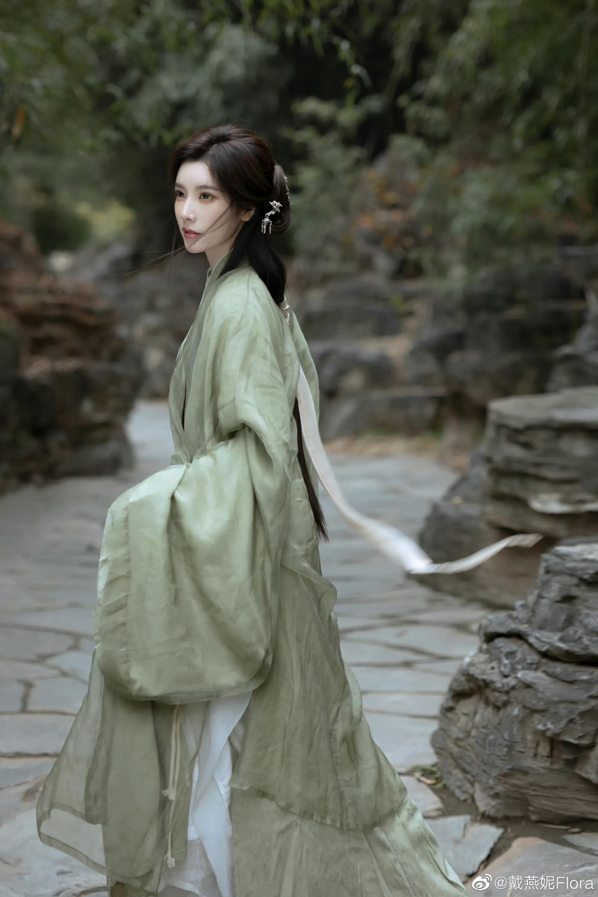 12.23 Picture: Zhang Yixing Xiao Zhan Gong Jun Ni Ni Yang Zi Song Qian ...