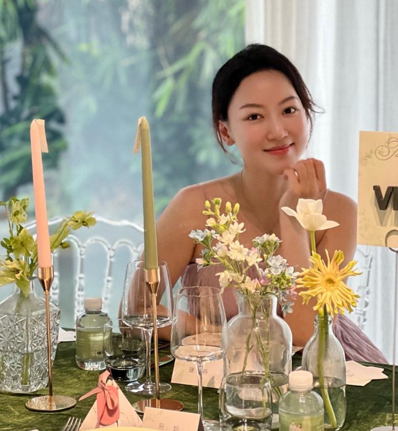 "Half-familiar lovers" Luo Ying and Huang Ruien officially announced their breakup, and the man ...