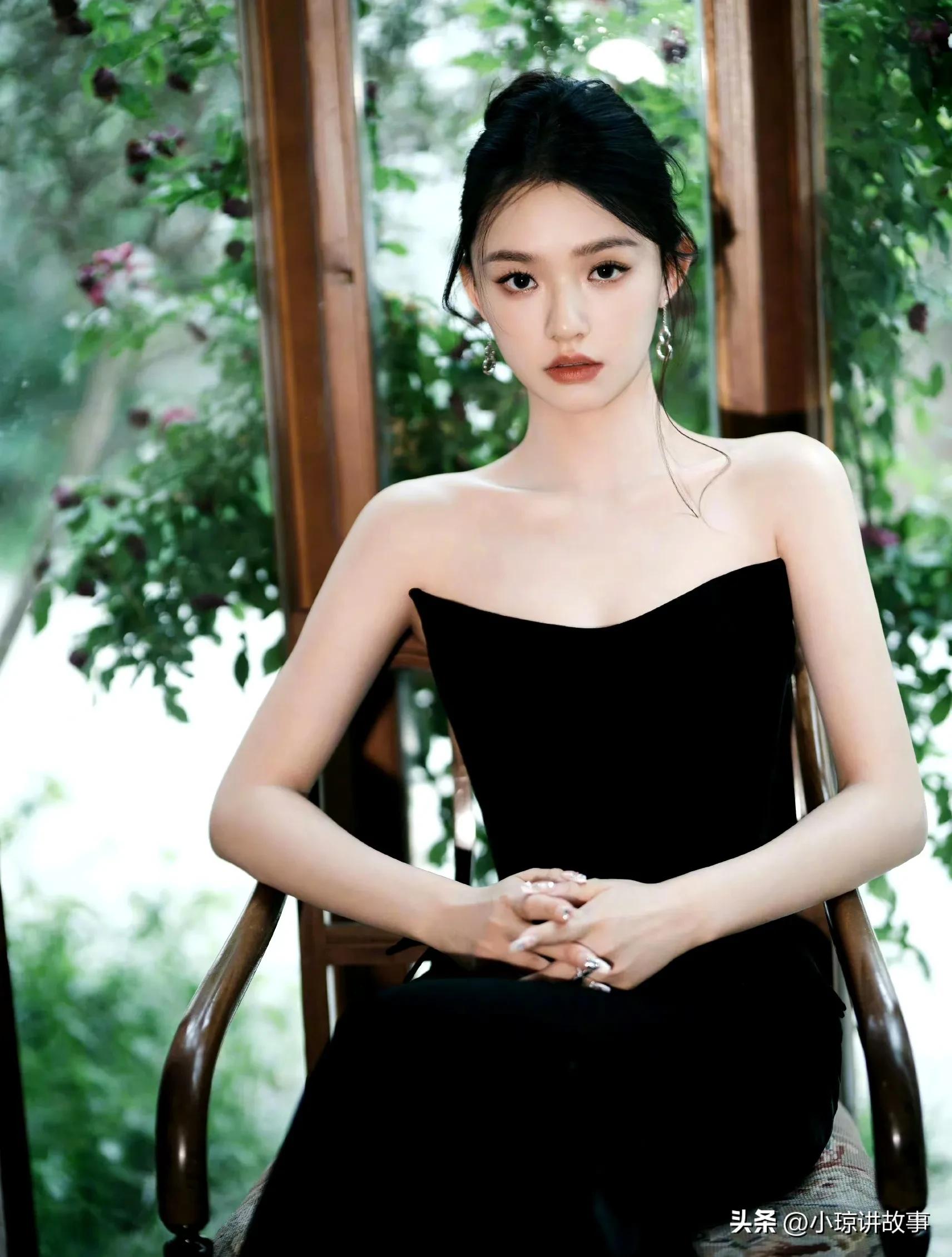 Lin Yun tube top mermaid skirt! - iNEWS