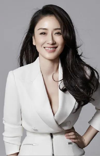 Sun Ning, a sexy goddess, gentle and dignified, with a big sister temperament - iMedia