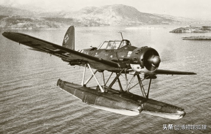 The sorrow of 7.7 mm: six "Spitfire" besieged the German small water ...