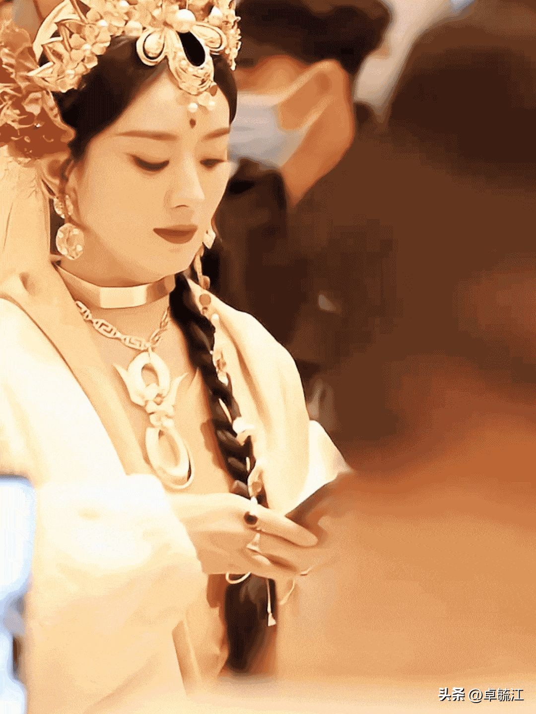 Zhao Liying's super long rabbit ears cosplay Princess Gongsunli Jade ...