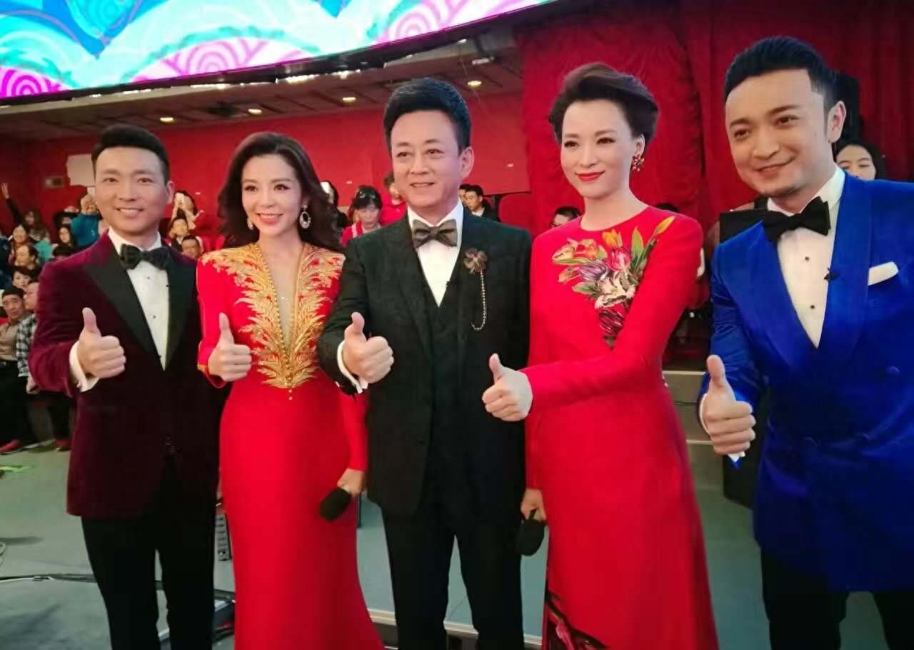 How female hosts balance their careers: the art of disappearing between ...