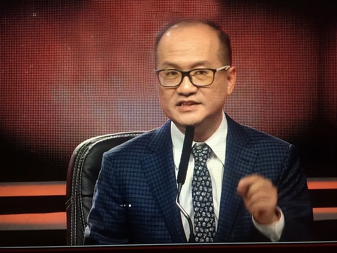 From stabbing swords in both ribs to brothers turning against each ...