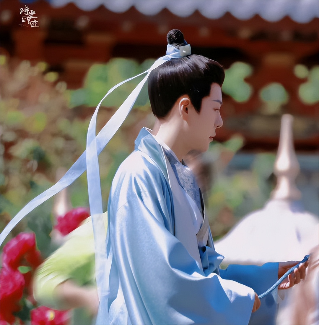 Xu Haiqiao's "Scorching Merry" looks seductive in blue clothes!He Jingtian is like a couple, and ...