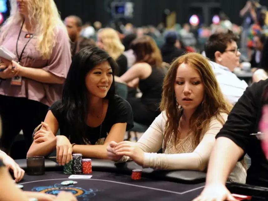 Beautiful Chinese Canadian girl plays poker full-time without her ...