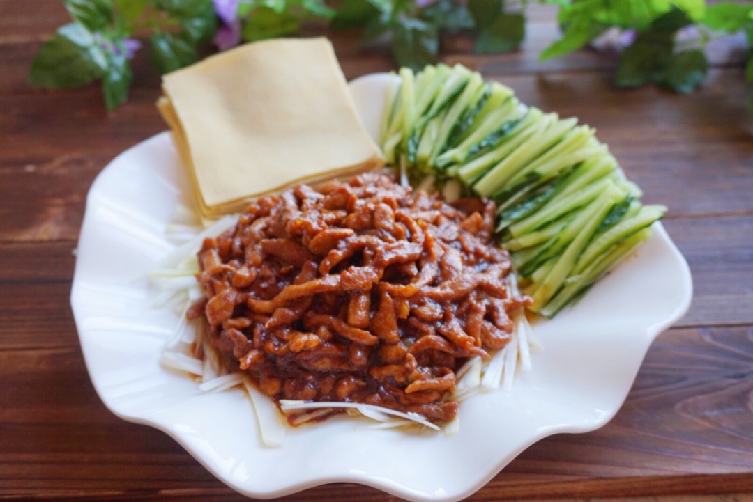 The authentic recipe of shredded pork with Beijing sauce is not ...
