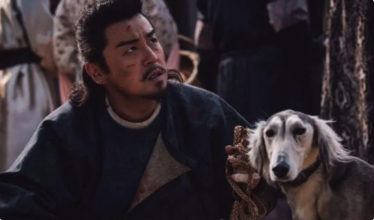 His facial features are flying around, his acting skills rely on ...