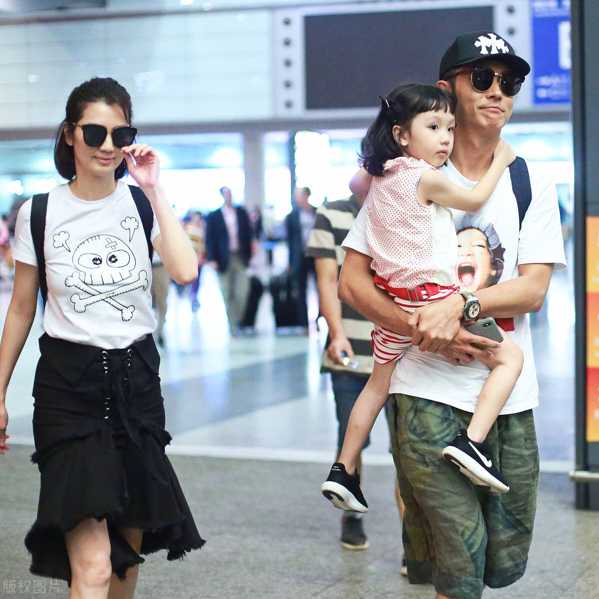 Zhang Danfeng's family looks so good! - iMedia