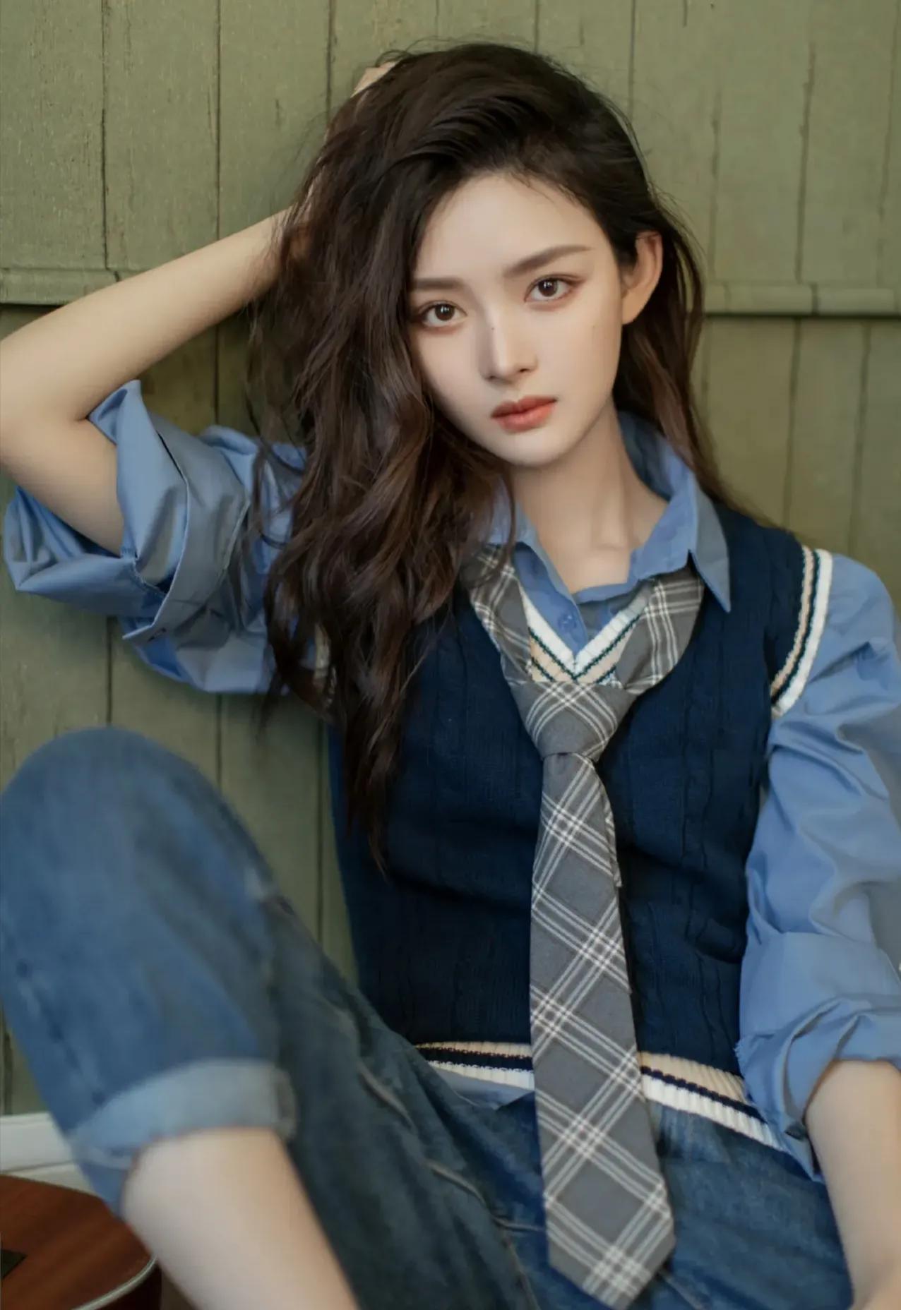 Muyu Chunfeng shares pictures of beautiful women (Ep. 117) - iNEWS