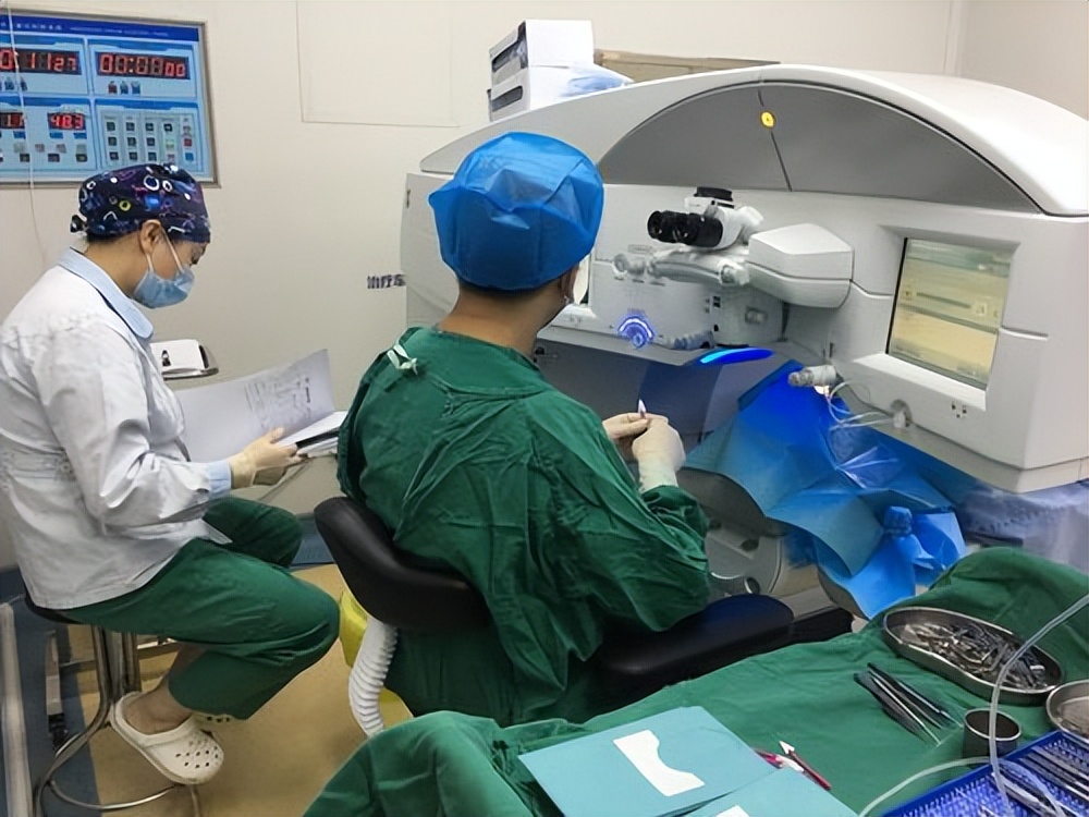 Discussed with myopic doctor, how to choose myopia surgery that suits ...