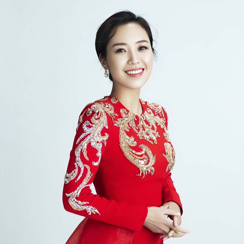 From the waiter singing to the Spring Festival Gala on the CCTV to ...