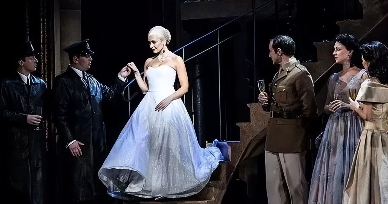 On the shaping of characters by musical elements in the musical "Evita ...