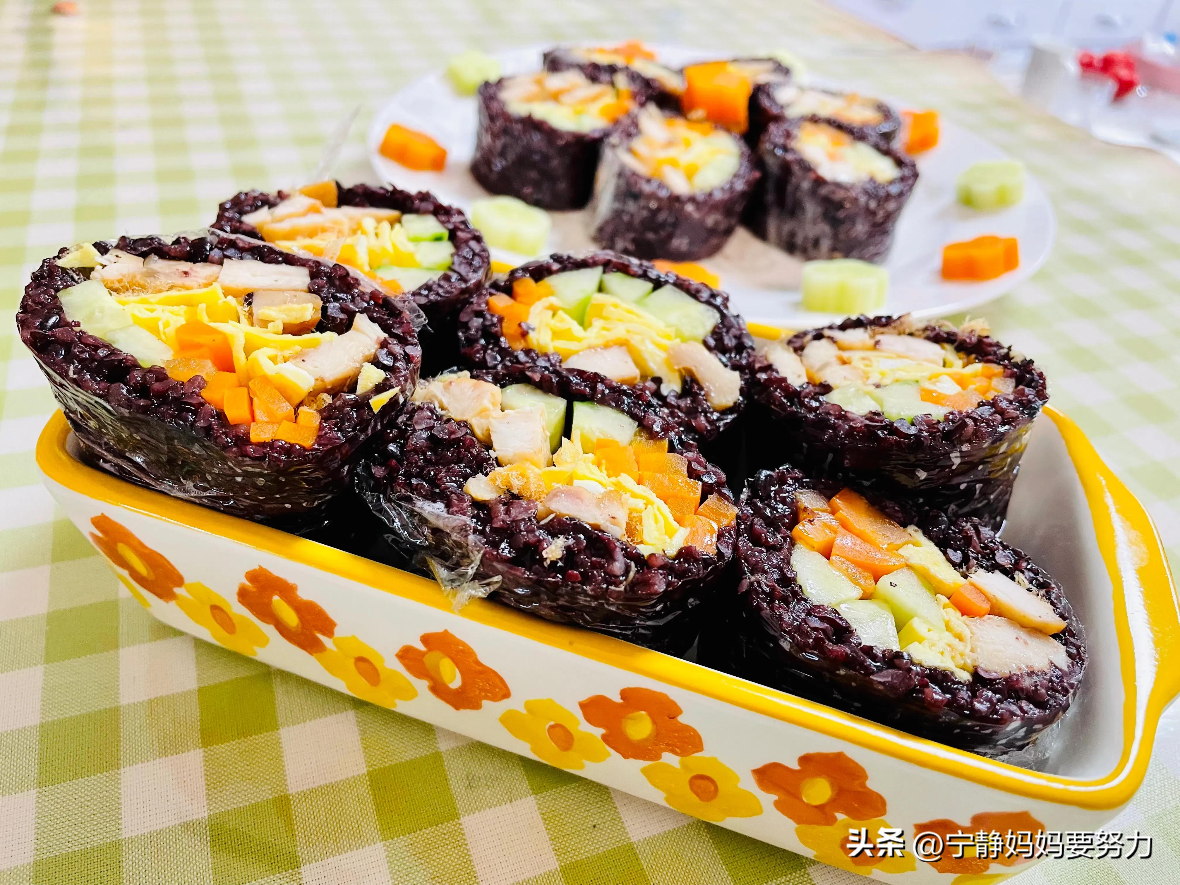 Eat low-calorie purple rice balls without getting fat, healthy and ...