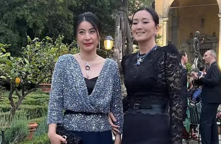 Gong Li and Guo Jingjing appeared at the Cartier dinner in full dress ...