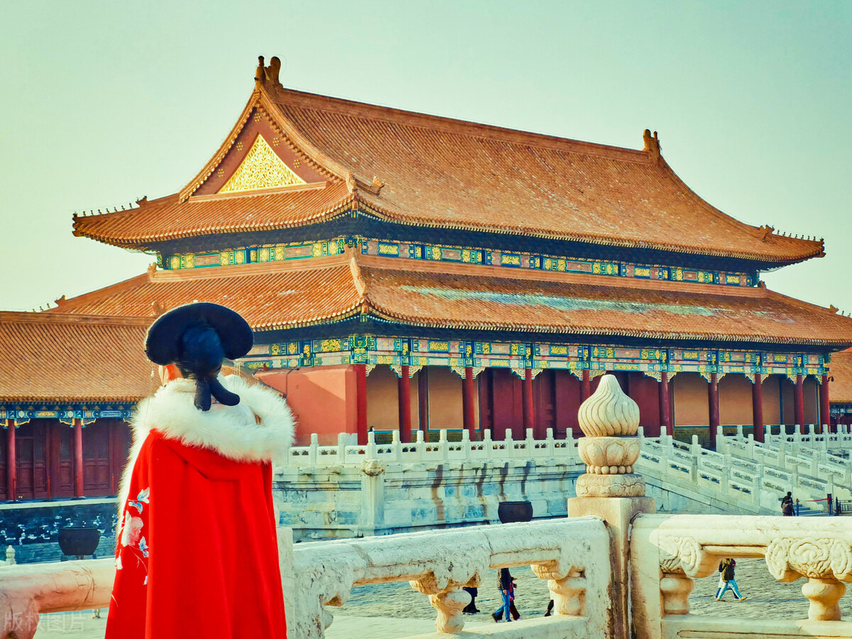 Palace maids are very particular about performing temple caresses ...