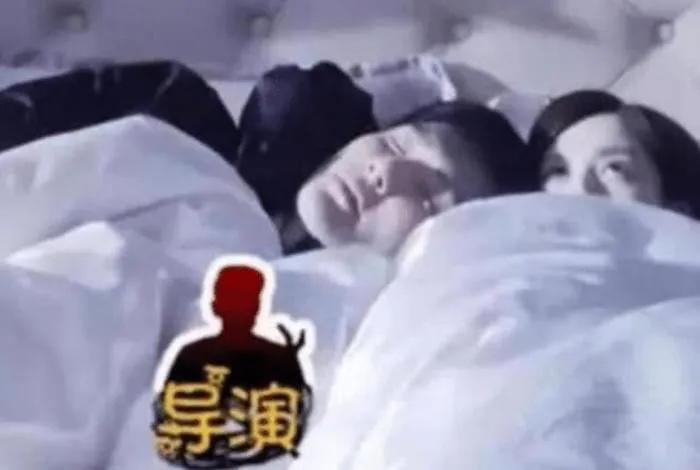 It turned out that the actor's "sleep scene" was shot like this.Only by ...