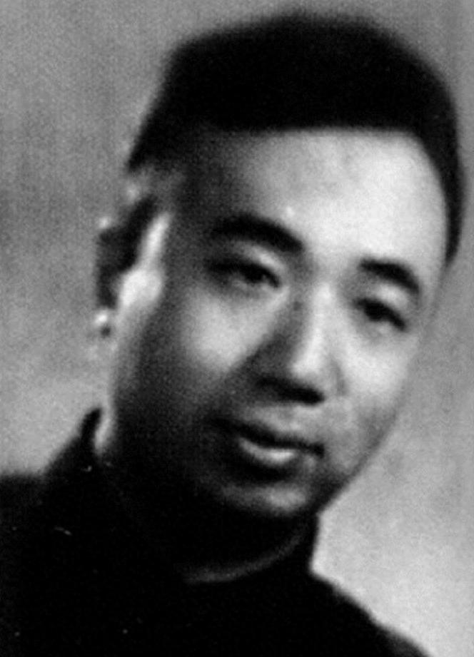 Eleven years after the death of actor Li Ding, his son unfortunately ...