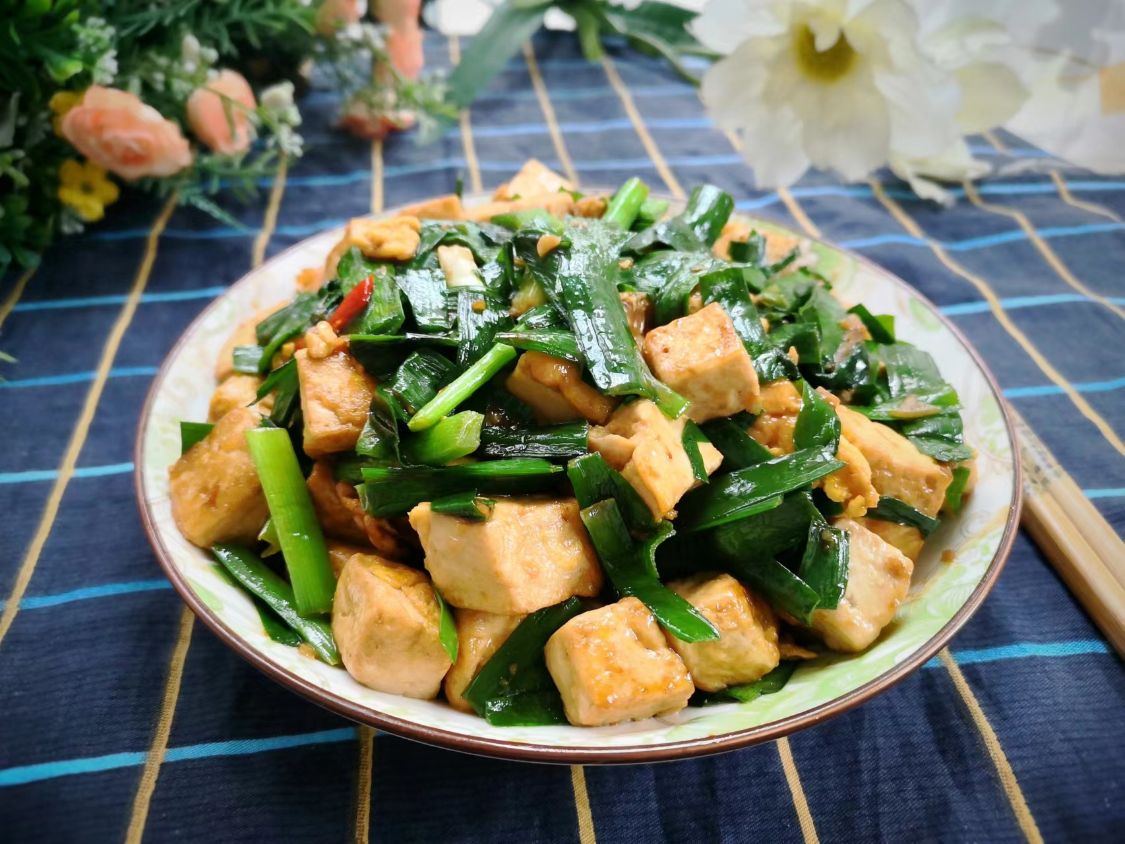 Spinach shepherd's purse is out of date in April. This dish is in ...