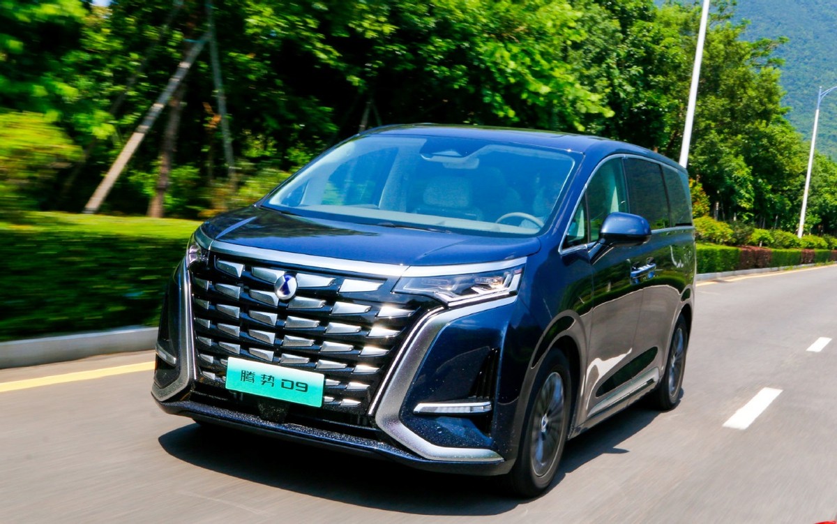 有推背感的MPV騰勢D9 - 頭條匯