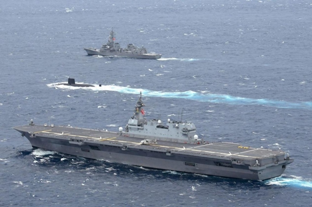 Japan's quasi-aircraft carrier has entered the South China Sea. The ...