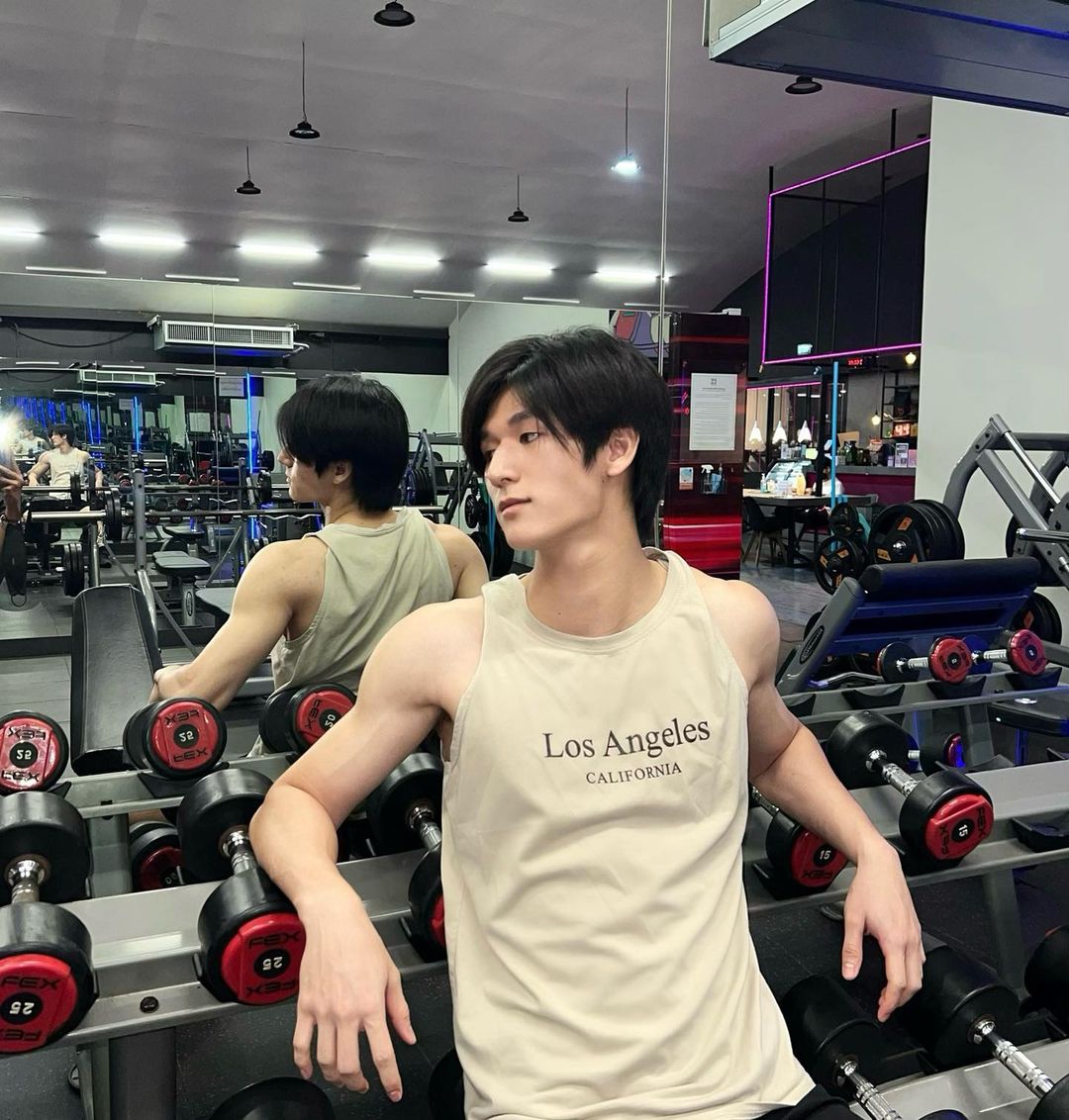 Coming out of the closet?New generation actor Mos presents large-scale ...