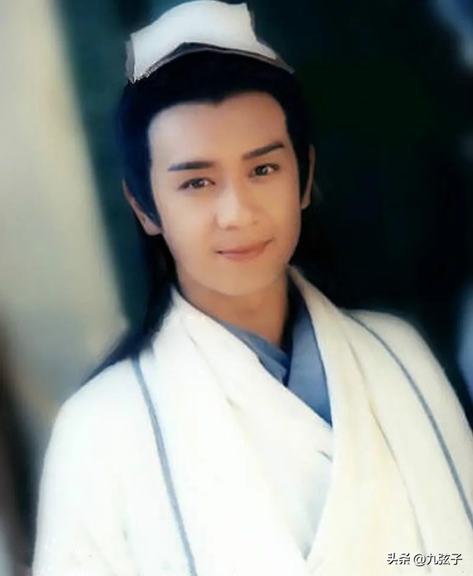 Four bows and three apologies, the most handsome "Duan Yu" Chen Haomin ...