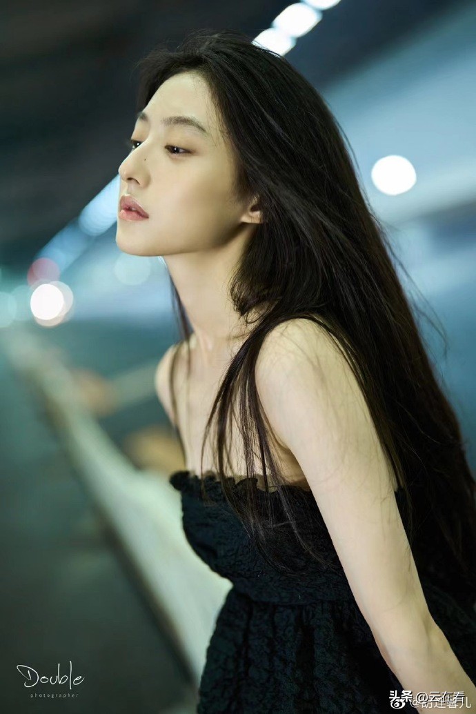 Appreciate the charming and beautiful photos of the powerful actress Hu ...