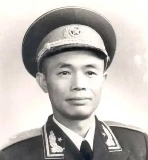 In 1948, Wen Yucheng was still a division commander under Zhong Wei ...