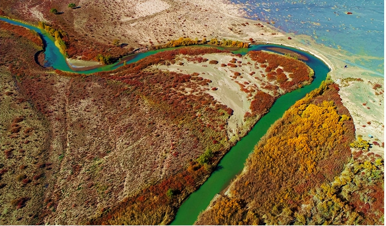 Back to Tang Dynasty?There are many lakes in the Taklimakan Desert, and ...
