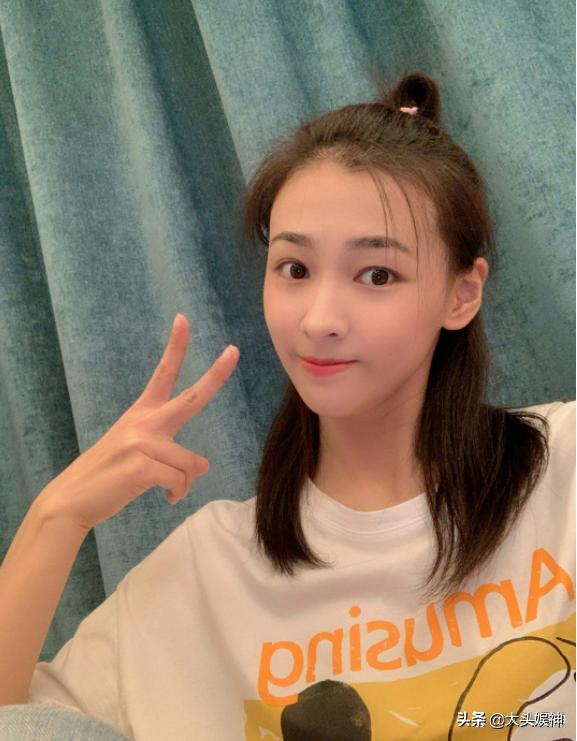 Guo Qilin's new relationship was exposed, and he kissed a woman on the street late at night ...