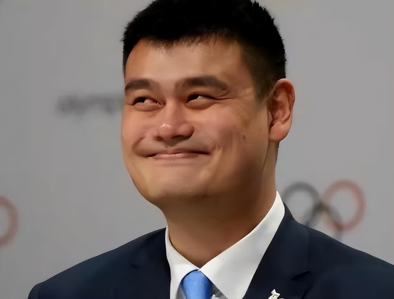 A recent photo of Yao Ming's 13-year-old daughter was exposed. She is 190 tall, loves nail art ...