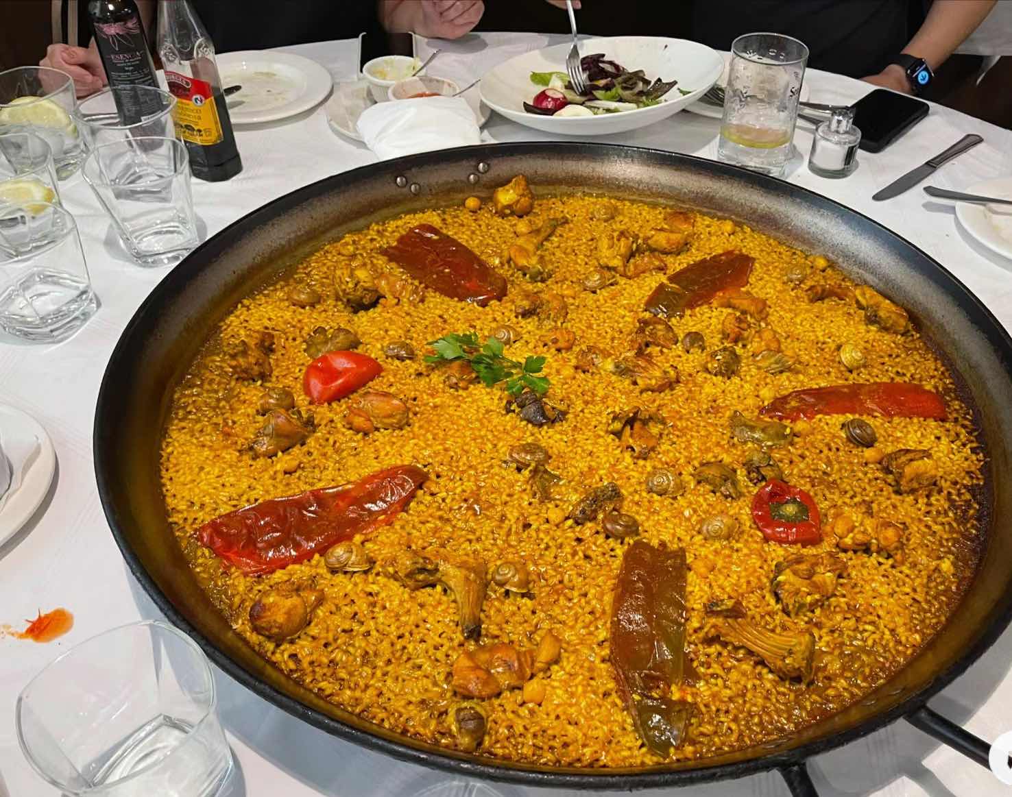 Spanish Paella is a famous Spanish food, my favorite - iNEWS
